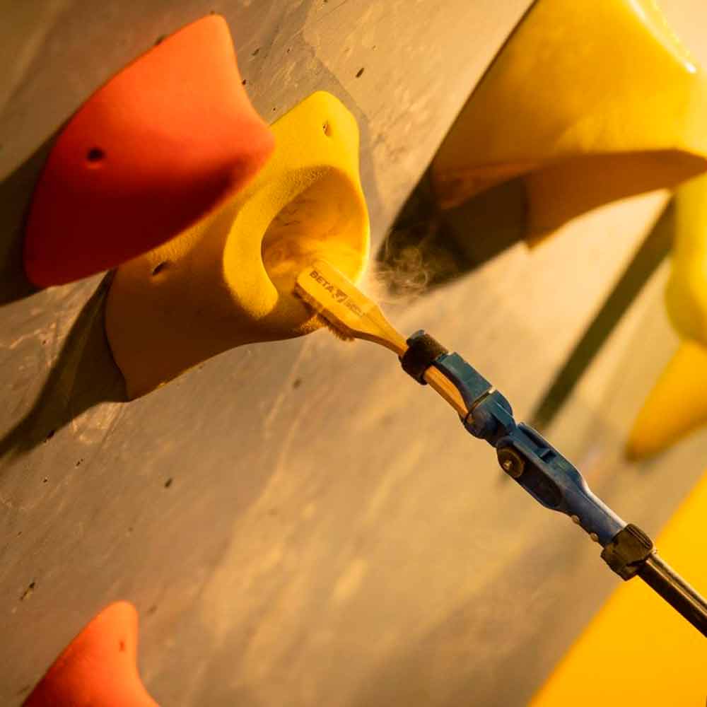 Beta Brush Stick – Hold Cleaner for Indoor and Outdoor Climbing
